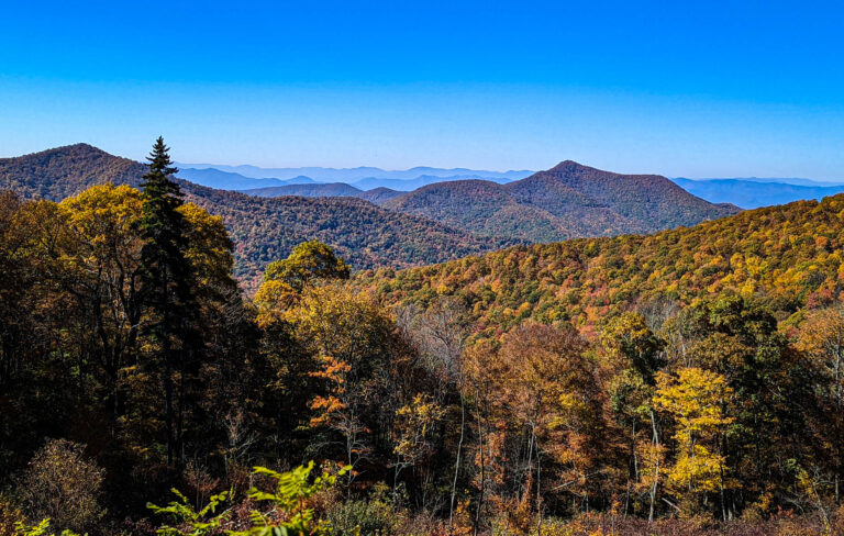The Blue Ridge Parkway - Blue Ridge Awaits