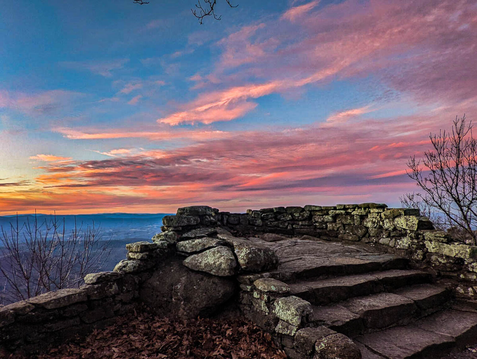 Thunder Ridge Overlook: A quick stop with a huge beautiful view