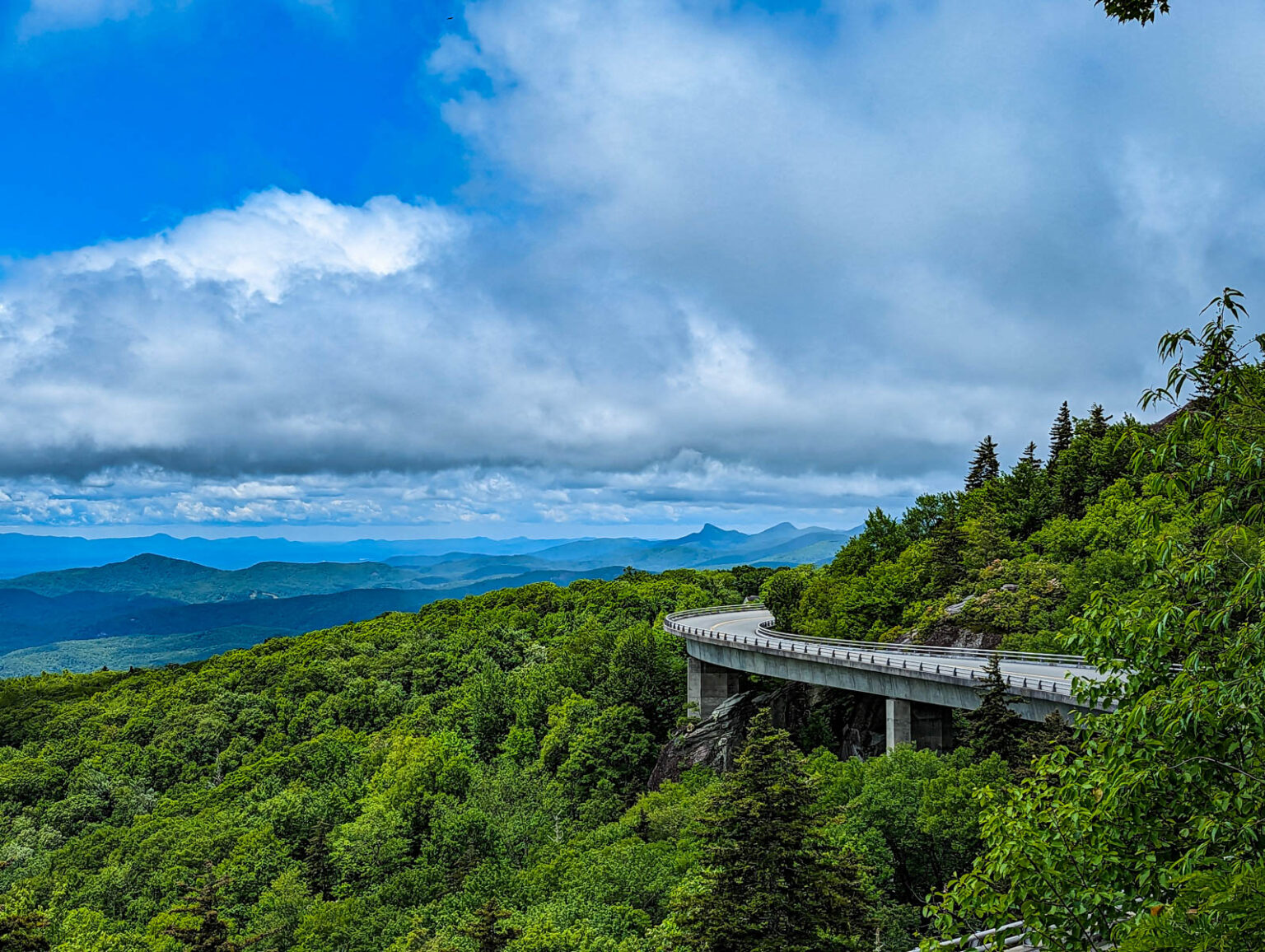 30 of the most beautiful overlooks on the Blue Ridge Parkway