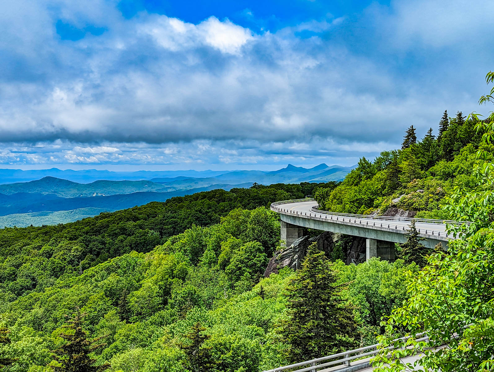 7 Best Overlooks near Blowing Rock North Carolina