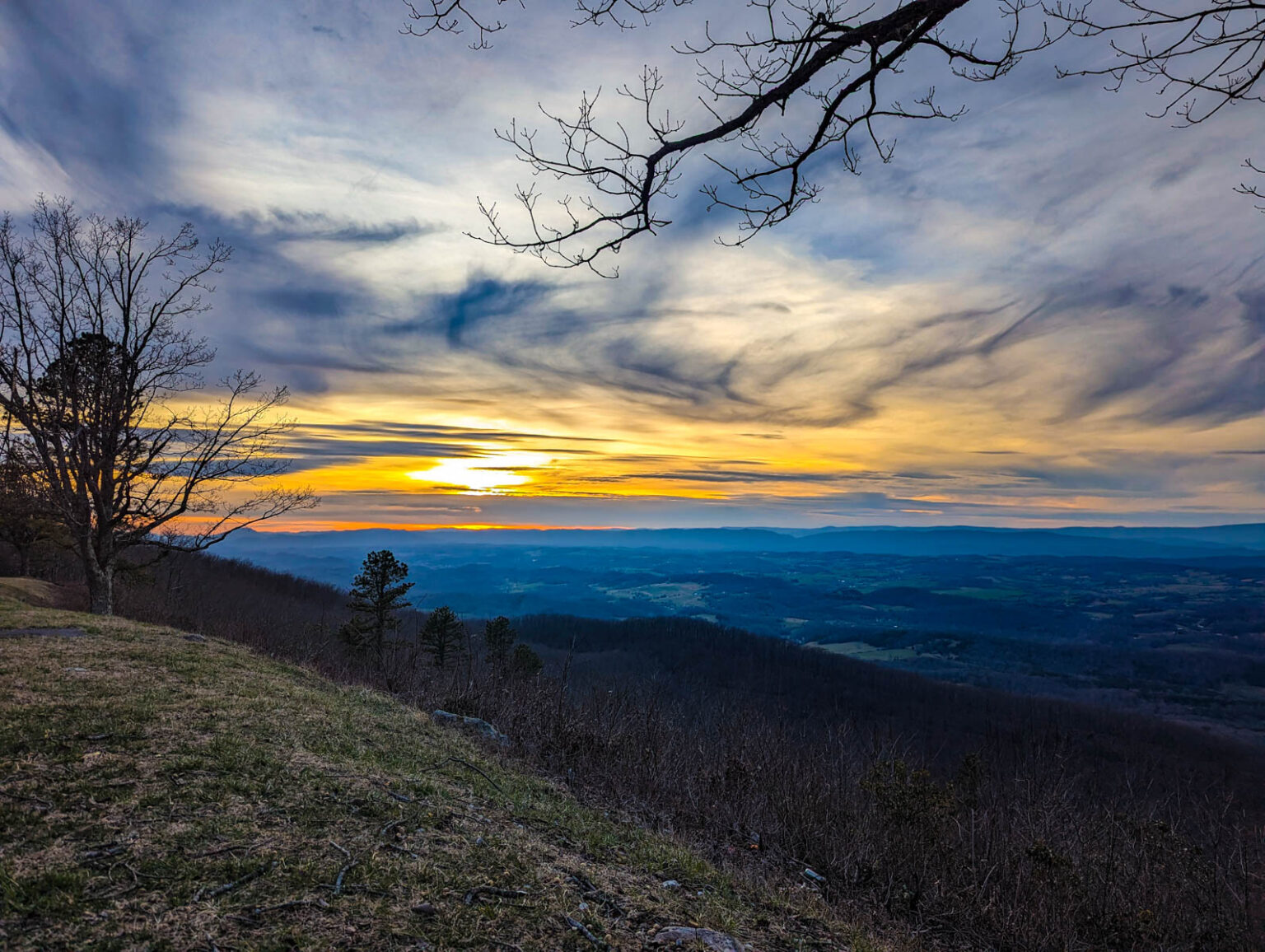 14 Best Blue Ridge Parkway Overlooks for Beautiful Sunsets
