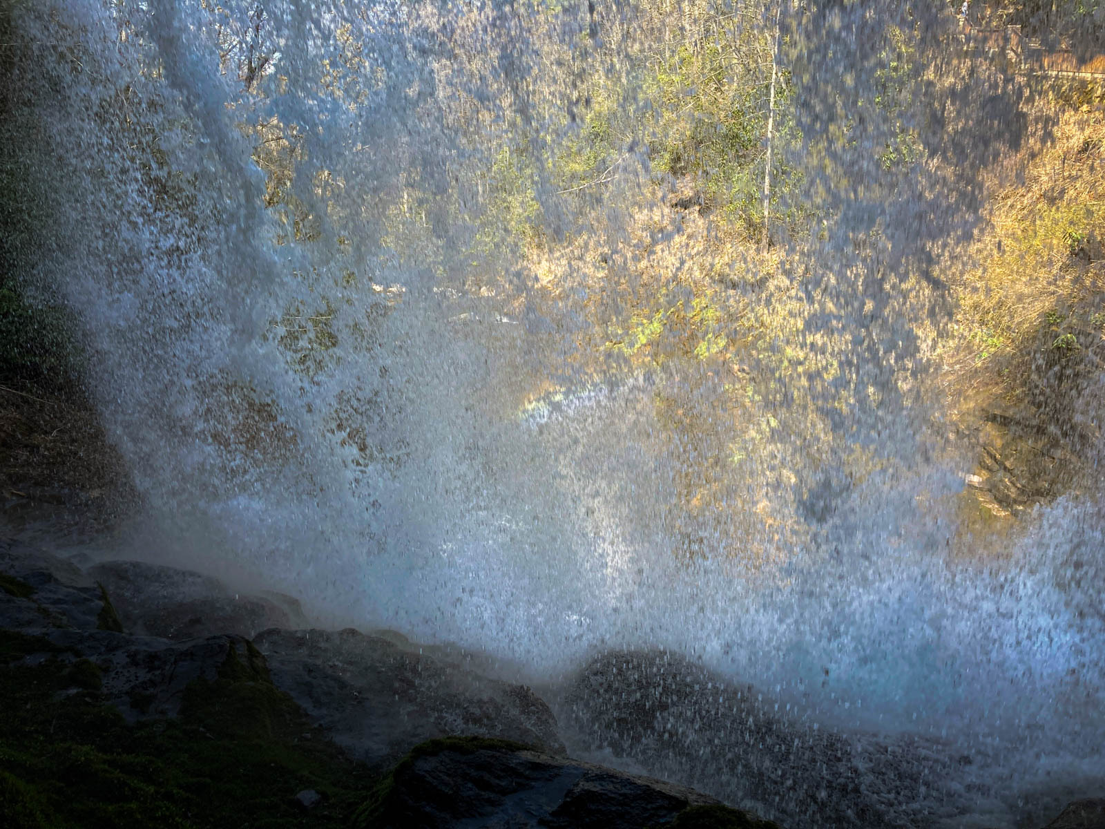 11 Waterfalls in the Blue Ridge for spring adventures